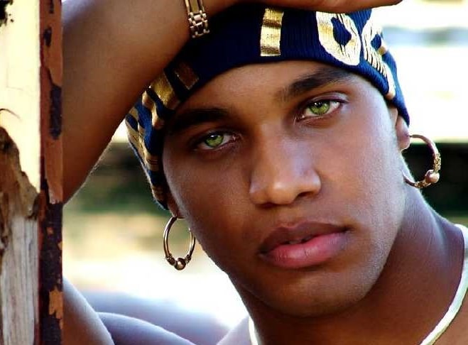 Roberto Estobal, entre el éxito con Mediterráneo y una licencia para ...