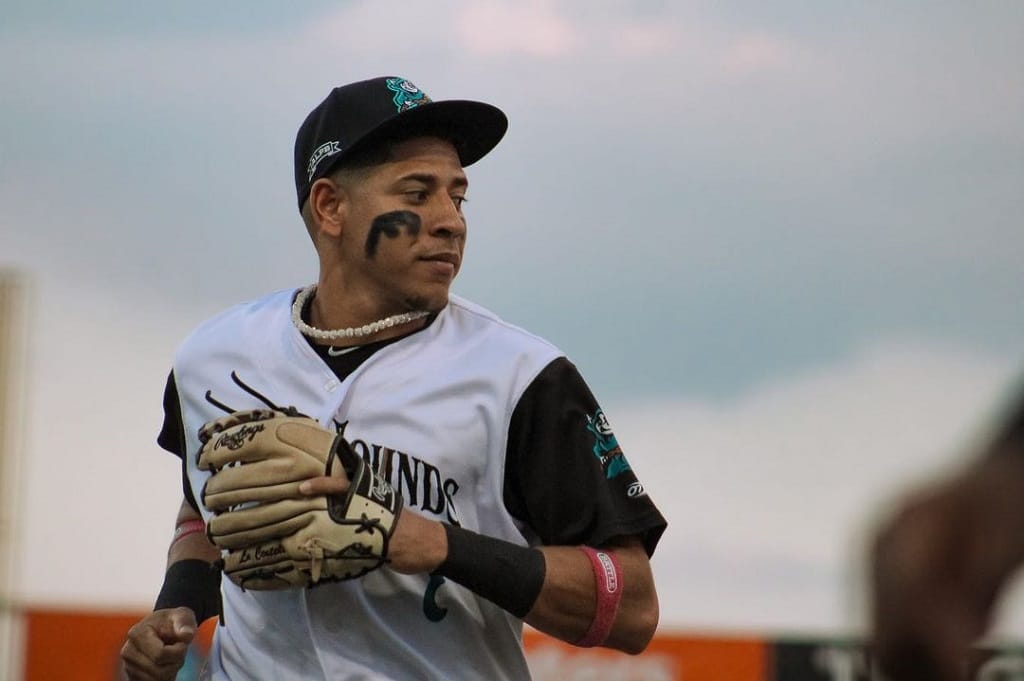 Superveloz pelotero cubano firma contrato en Nicaragua y Germán Mesa lo ...