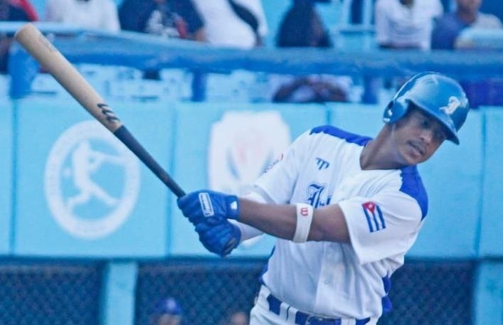 Industriales perderá a su tercer bate: cumplirá contrato en pocos días ...