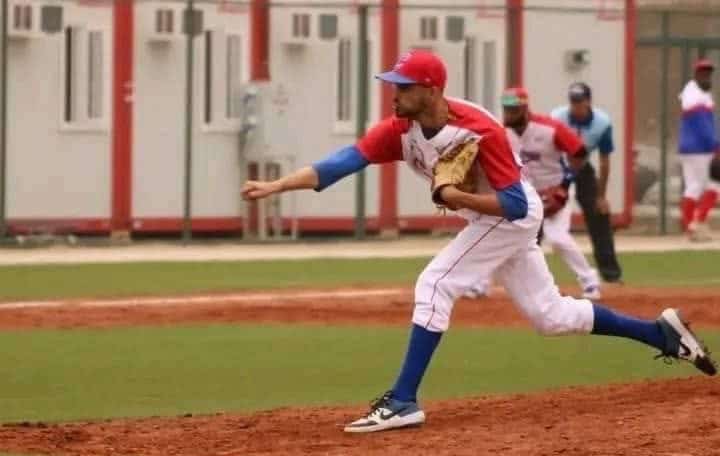 Exclusiva: Pitcher cubano firma contrato en Canadá y la Serie 63 con ...