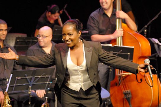 La cantante que pudo ser 'la Tojosa' de "Sol de batey" y cuya carrera ...