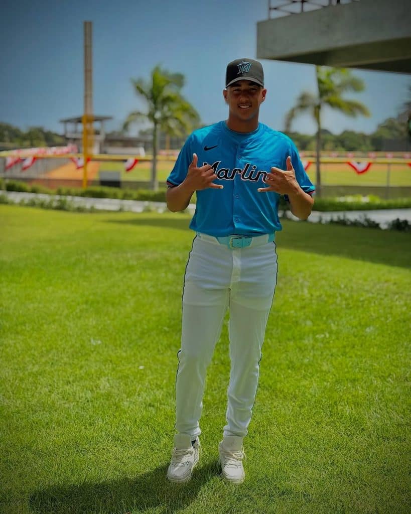 El diamante cubano de los Dodgers: pitcher de 18 años, velocidad y una ...